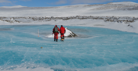 Odkrili, kako je vrela voda stalila ledenik na Antarktiki