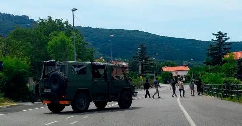Dnevno prestopi mejo tudi do sto migrantov