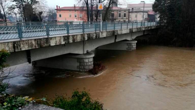 Rumena stopnja nevarnosti za poplave na območju Vipave