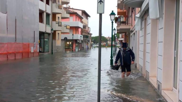 Gradež spet poplavljen, za jutri novo vremensko opozorilo