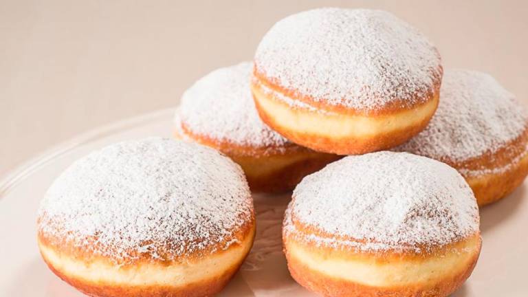 Med slovenskimi priimki tudi Pust, Kurent in Krof