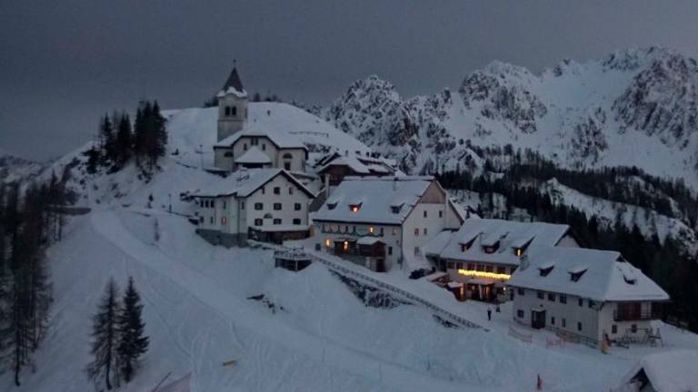 Sneg bo v gorah oviral otoplitev